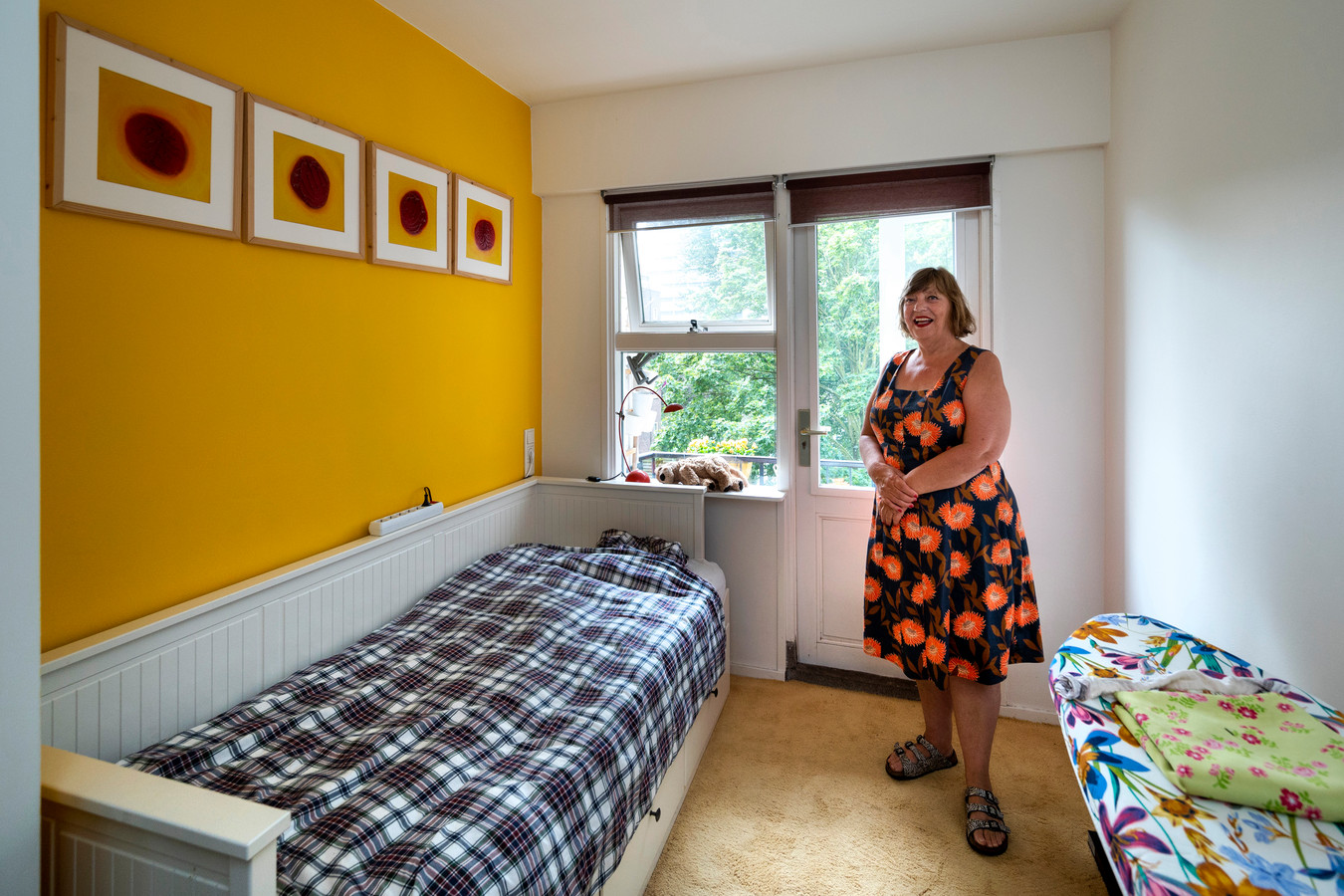 Arnhemse Helga biedt tijdelijk onderdak aan jongere met een rugzakje ...