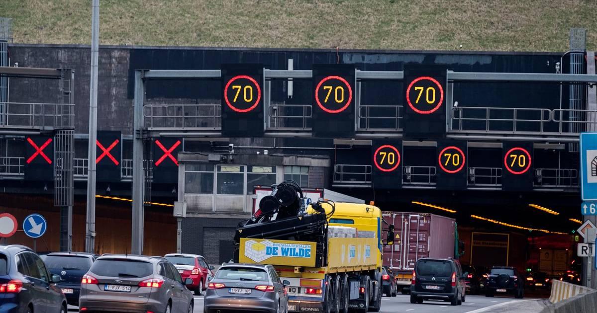 Antwerpse Ring vrijgemaakt na ongeval ter hoogte van Kennedytunnel: nog ...