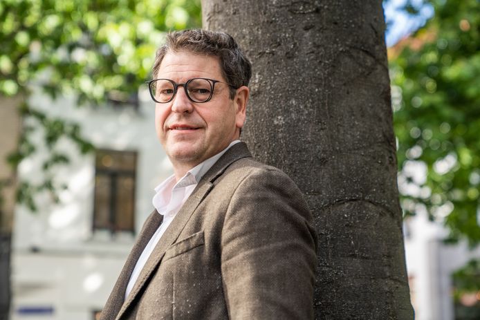 Socialistisch schepen Tom Meeuws (53) neemt ontslag: “Ik stop omdat ik ...