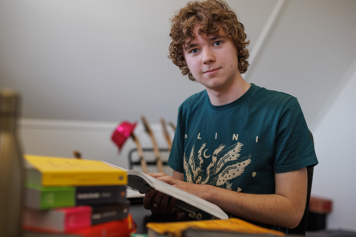 Tijn doet examens in zeven talen, zelfs in het Russisch: ‘Ik vind talen ...