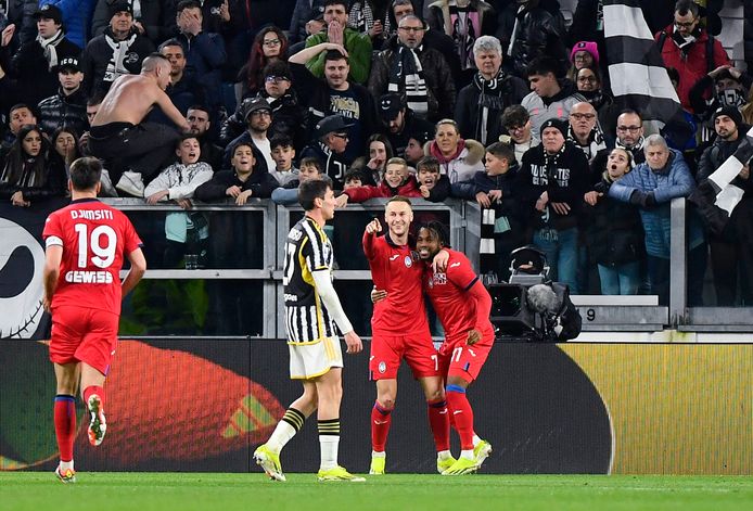 Teun Koopmeiners blinkt uit bij Atalanta met twee fraaie goals tegen ...