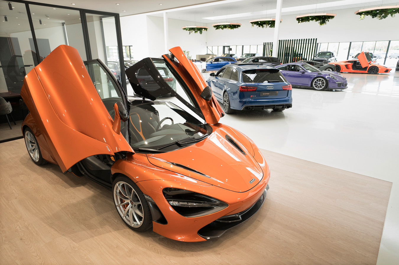Kwijlen bij peperdure bolides: met nieuwe showroom keert Autotron ...