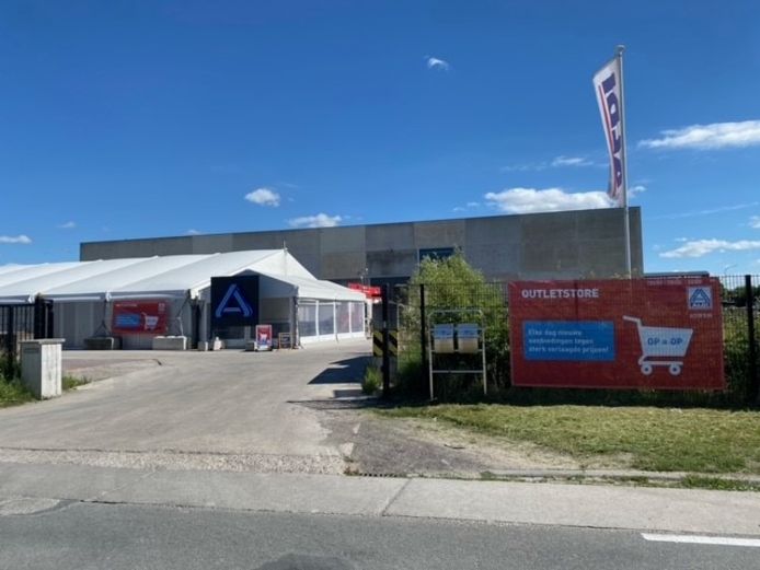 Vernieuwde ALDI opent op 16 juli: “Eerste ALDI-winkel van het land in eco-beton” | Veurne | hln.be