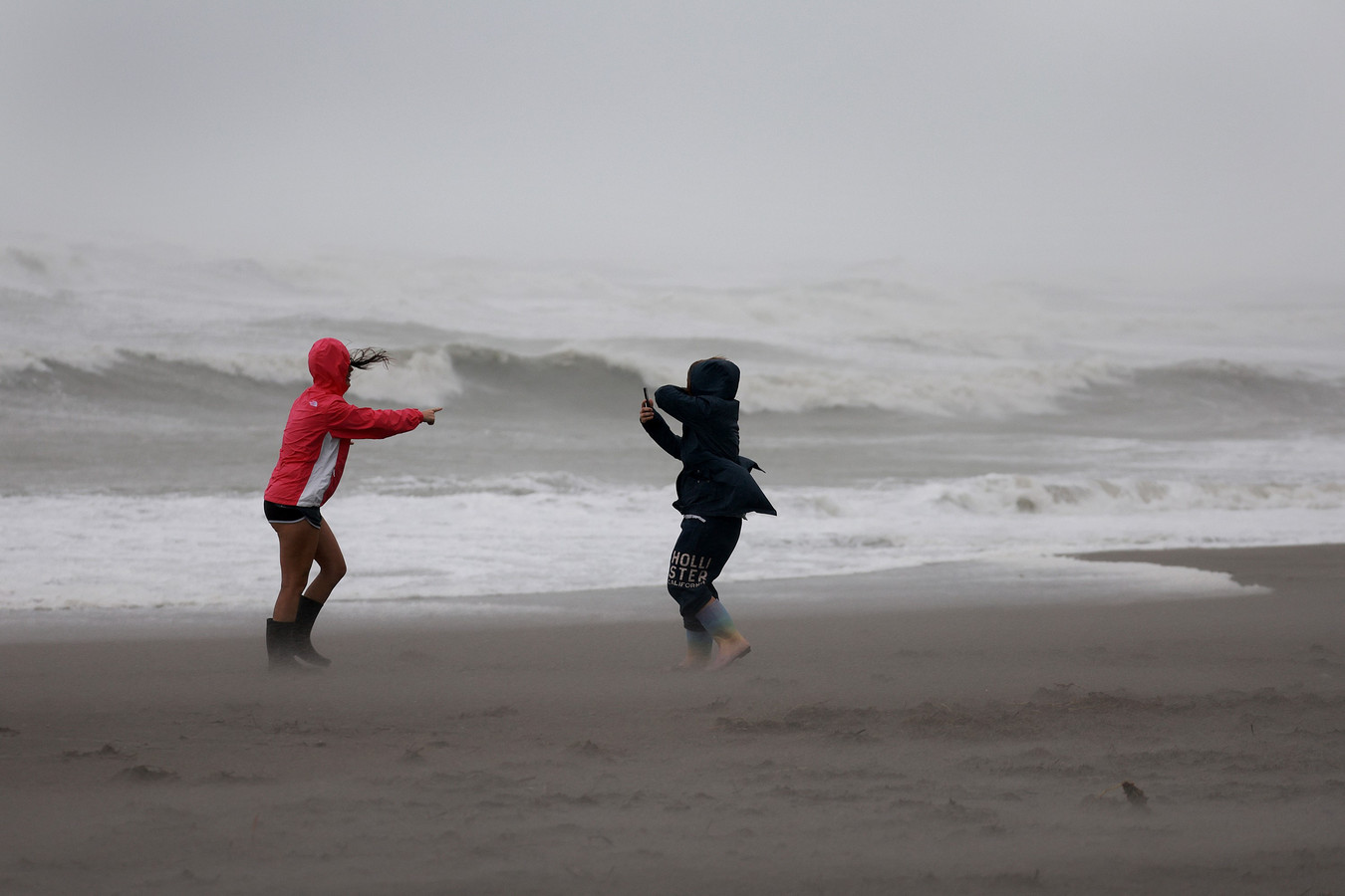 Tropische storm Nicole trekt als orkaan verder richting Florida | Foto ...