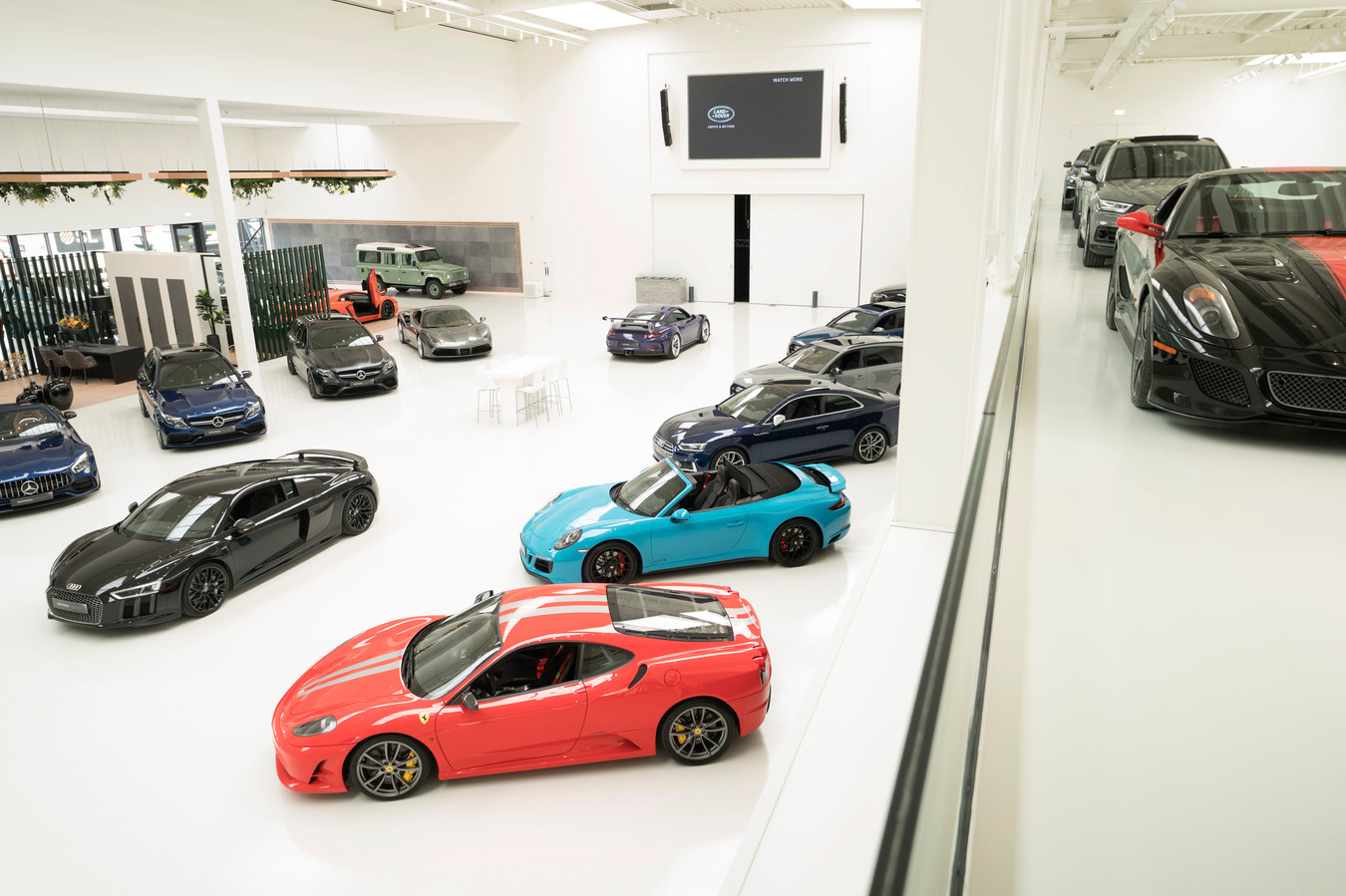 Kwijlen bij peperdure bolides: met nieuwe showroom keert Autotron ...