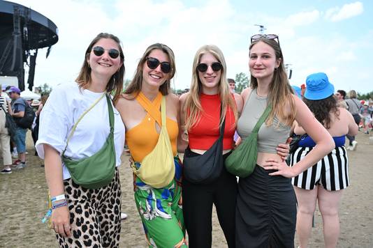 Arctic Monkeys zorgt voor waardige afsluiter, Merol duikt het publiek ...