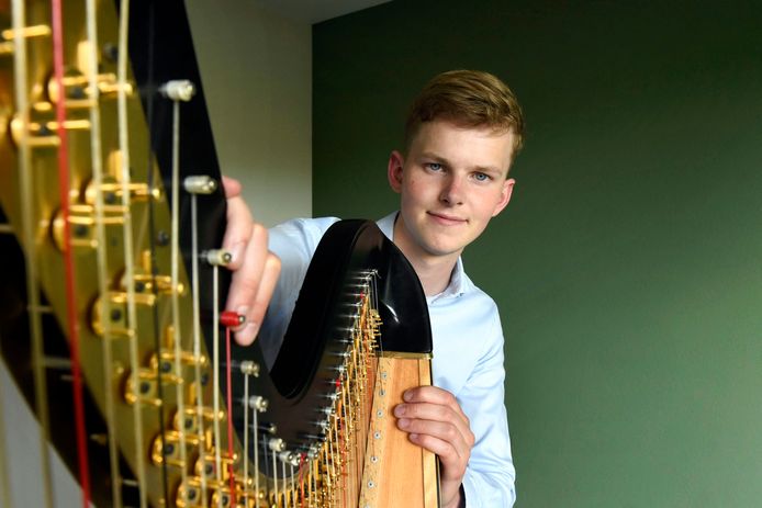 Concert op harp niet compleet zonder uitgekiende lichtinstallatie ...