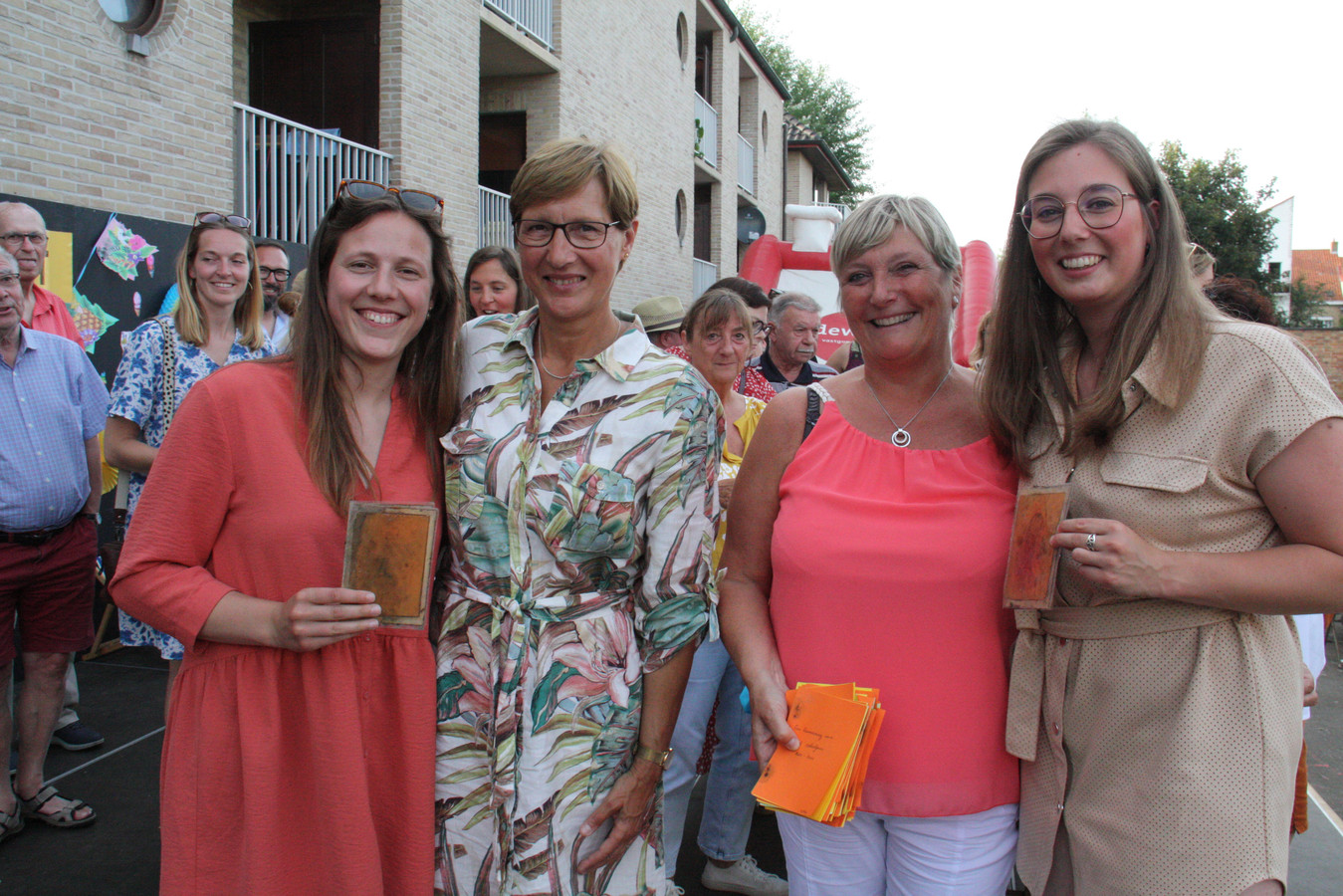 REPORTAGE. Sint-Pietersschool verrast oud-leerlingen met tijdscapsule ...