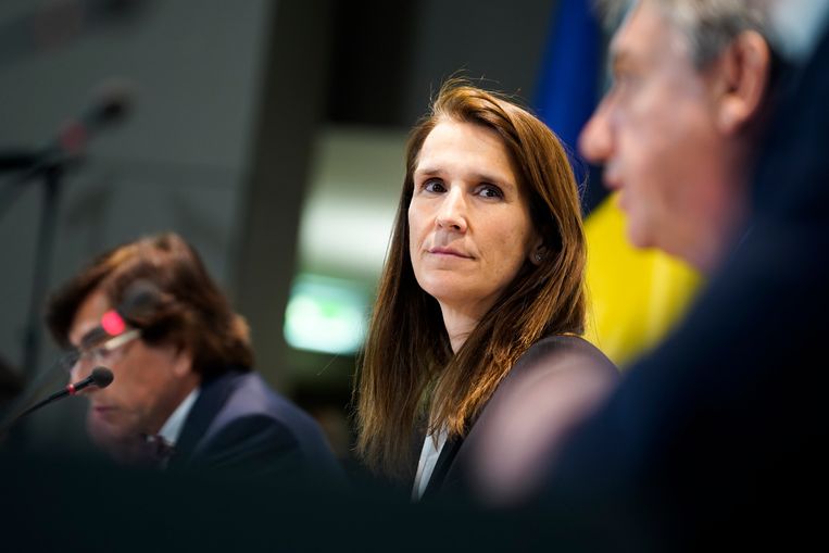 Wilmès: ‘Als je vanaf 4 mei een wandeling wil maken met twee vrienden ...