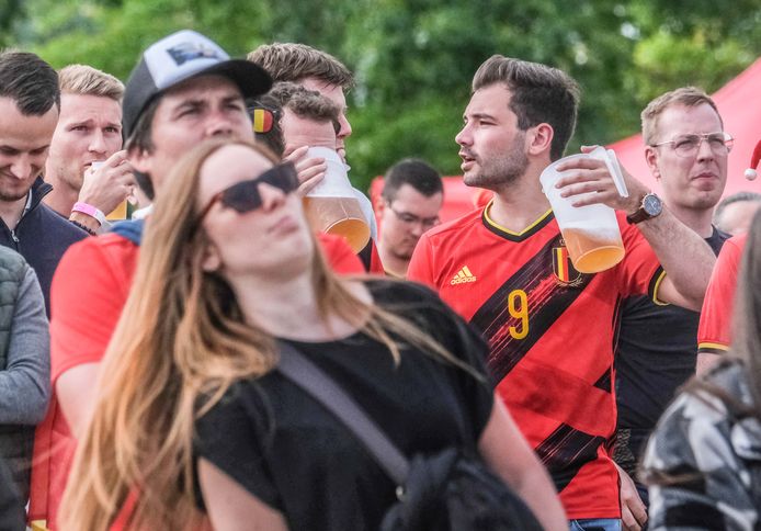 Ek Dorp Kortrijk Stunt Met ‘pils 5 1 Actie En Gratis Tricolore Ijsjes