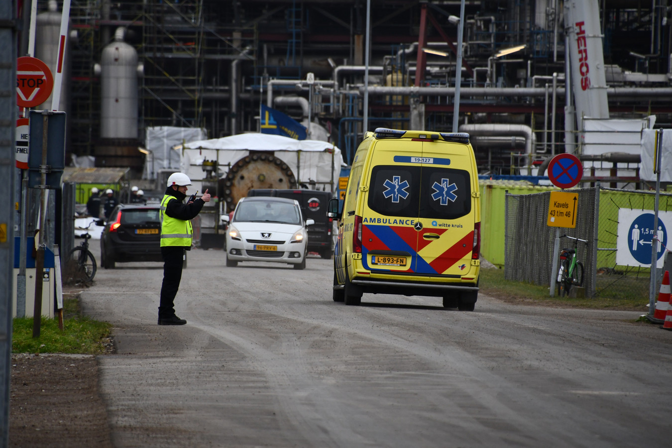 Dode en vier gewonden door ernstig bedrijfsongeval bij olieraffinaderij ...