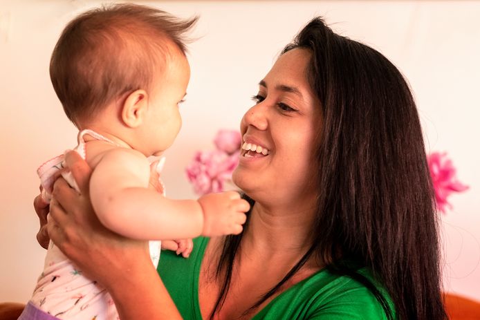 Dankzij 50.000 euro aan donaties kan alleenstaande moeder Gwenny ...