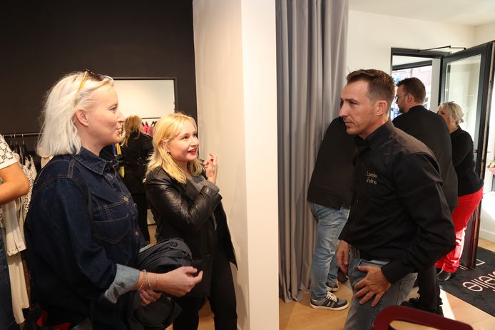 IN BEELD. Andy Peelman viert verjaardag met opening van eigen ...