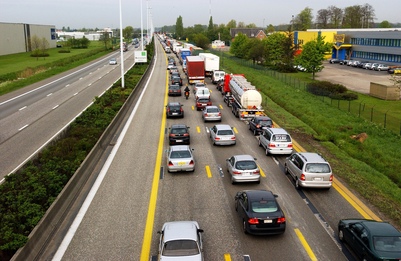 Rijbaan versperd wegens ongeval op E313 ter hoogte van Herentals-Oost ...