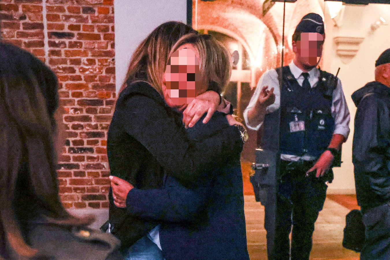 “Kijk naar de foto op haar sterfbed. En dan naar hun straffen. Dat ...