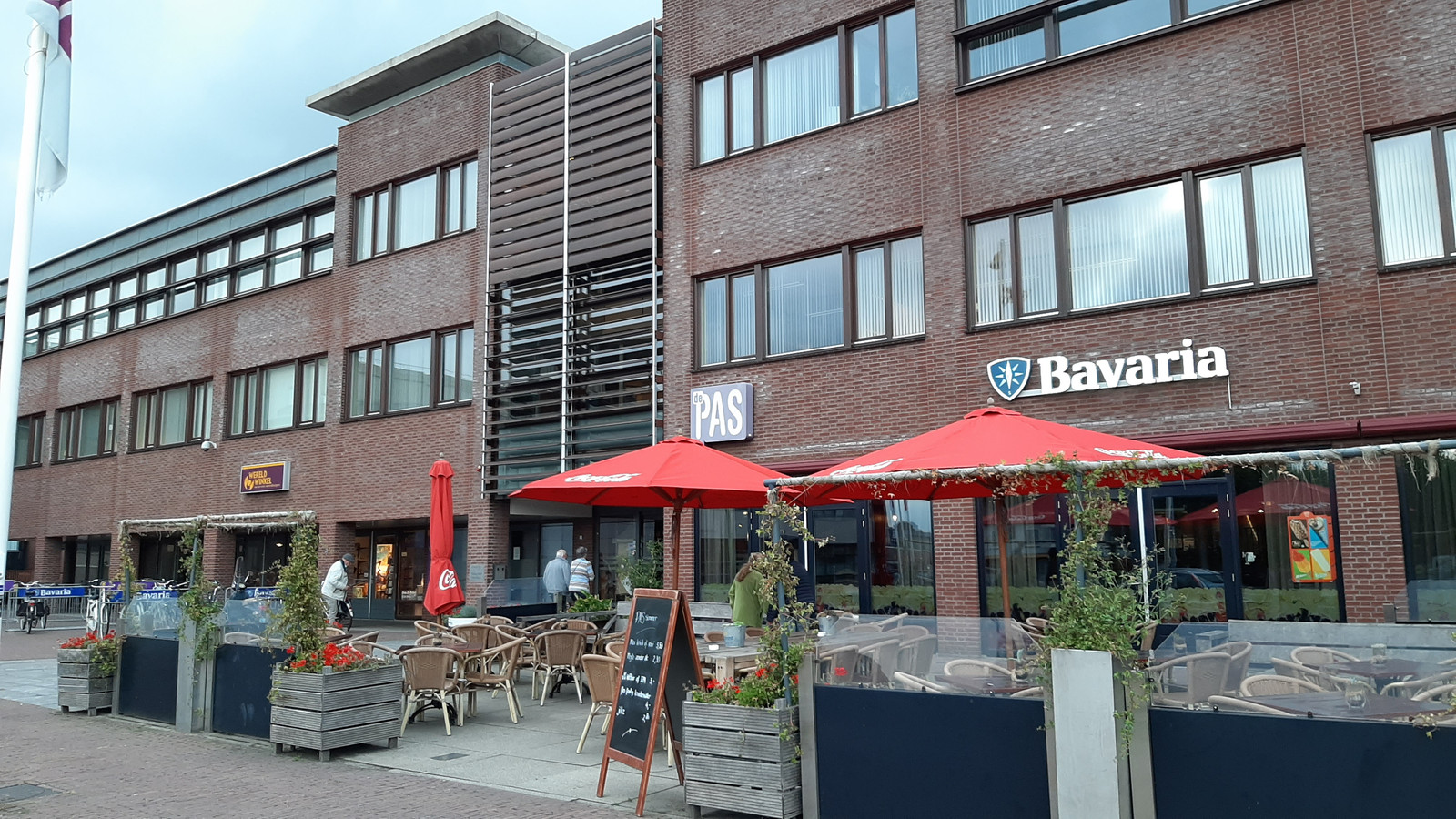 Heesch denkt aan theaterzaal De Pas met 200 stoelen in plaats van de ...