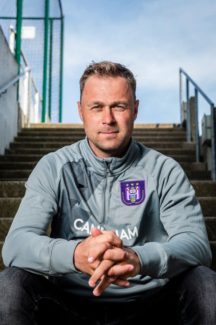 Ajax-coach Robin Veldman wordt nieuwe trainer van Anderlecht-beloften ... Ajax-coach Robin Veldman wordt nieuwe trainer van Anderlecht-beloften ...