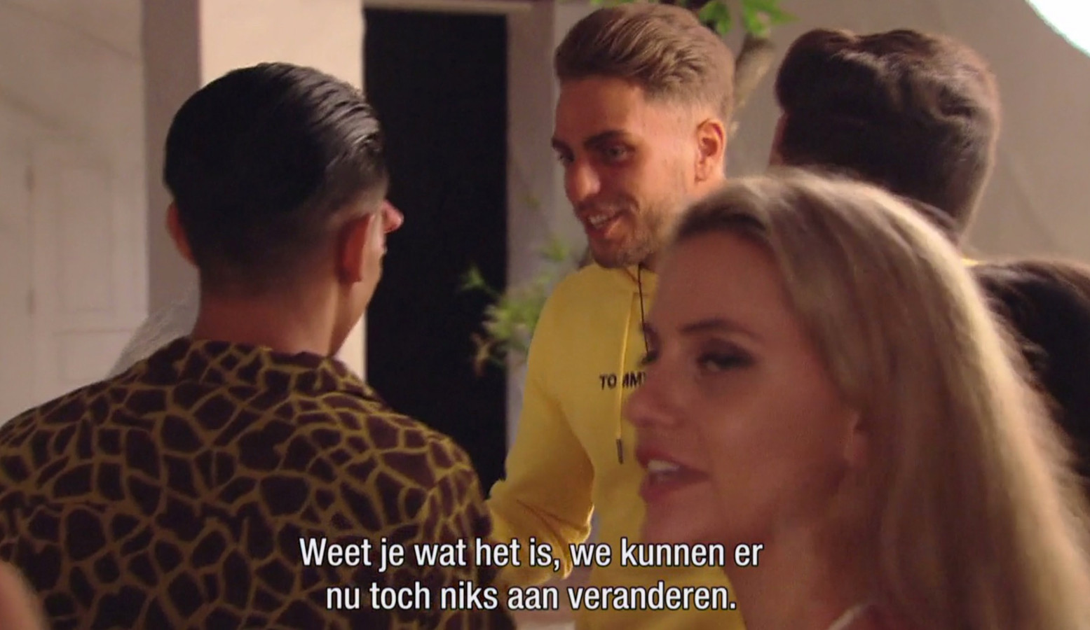 Een tweede kampvuur, heftige emoties en een gesmokkelde gsm: dit was ...
