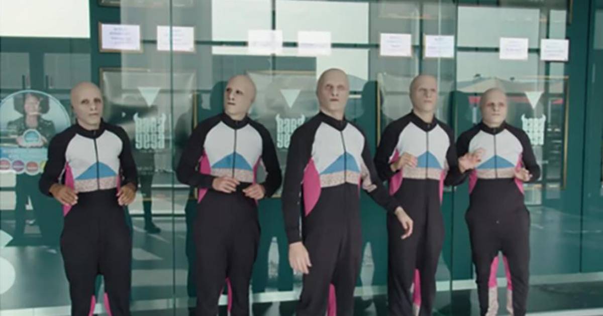 VIDEO: Baba Yega heeft een verrassing waar fans heel blij mee zullen ...