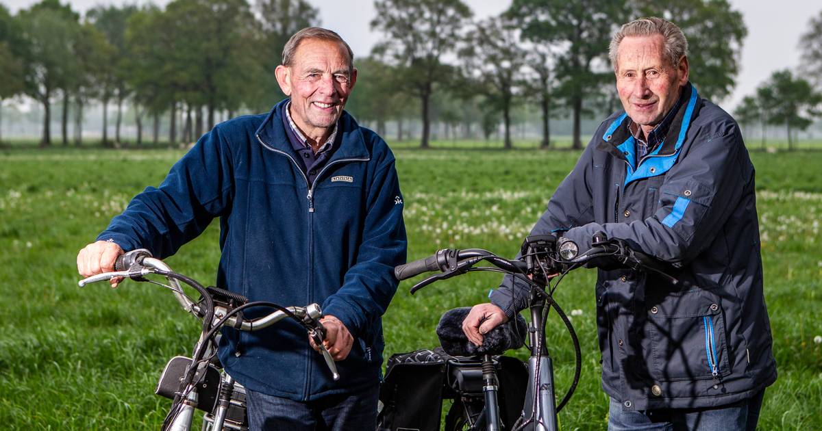 Heetense fietsmaten trappen met stroom mee in Sallandse Fiets4daagse ...