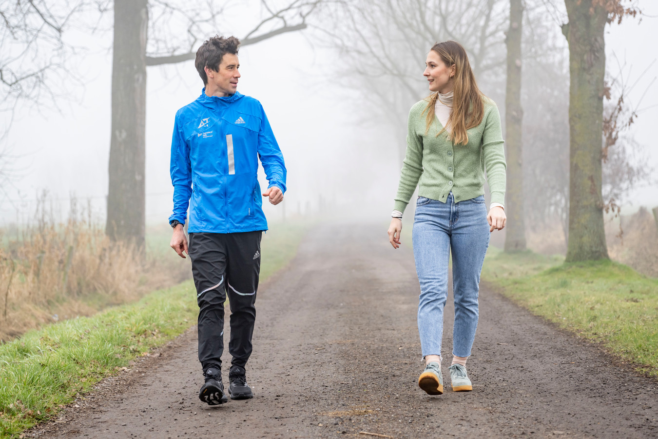 Psychologe Magalie en marathonloper Thomas zetten schouders onder ...