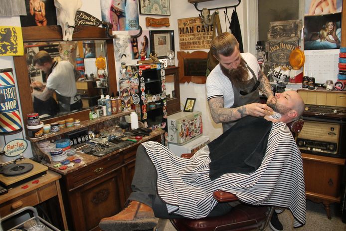 Barbier Calli opent de deuren in de Gentstraat | Ingelmunster | hln.be