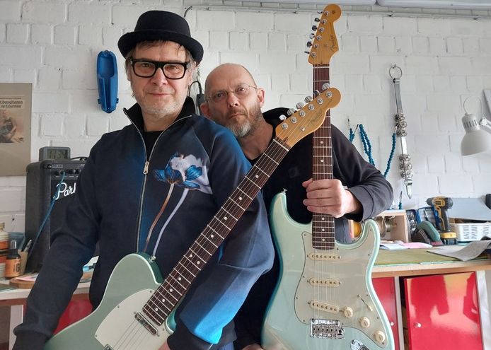 Marc (61) bouwt en herstelt al meer dan 20 jaar de gitaren van Hooverphonic: “Hij is onze ...
