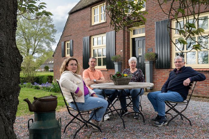 Dirk en Peggy bezitten Schijndelse langgevelboerderij uit 1818, mét ...