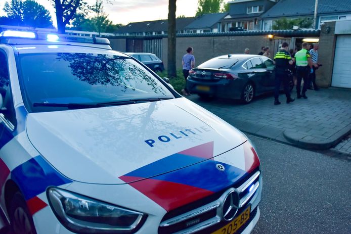 Twee bewoners raken gewond bij woningoverval in Helmond, daders slaan op de vlucht | Helmond | ed.nl