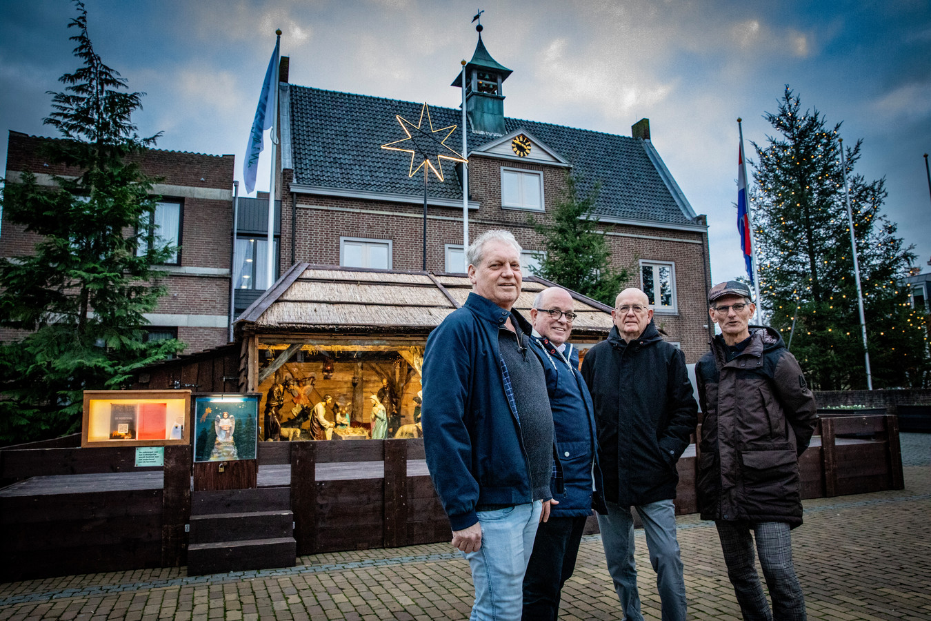 Kerststal Someren blijft fascineren ook al zwaaien vier pioniers af ...