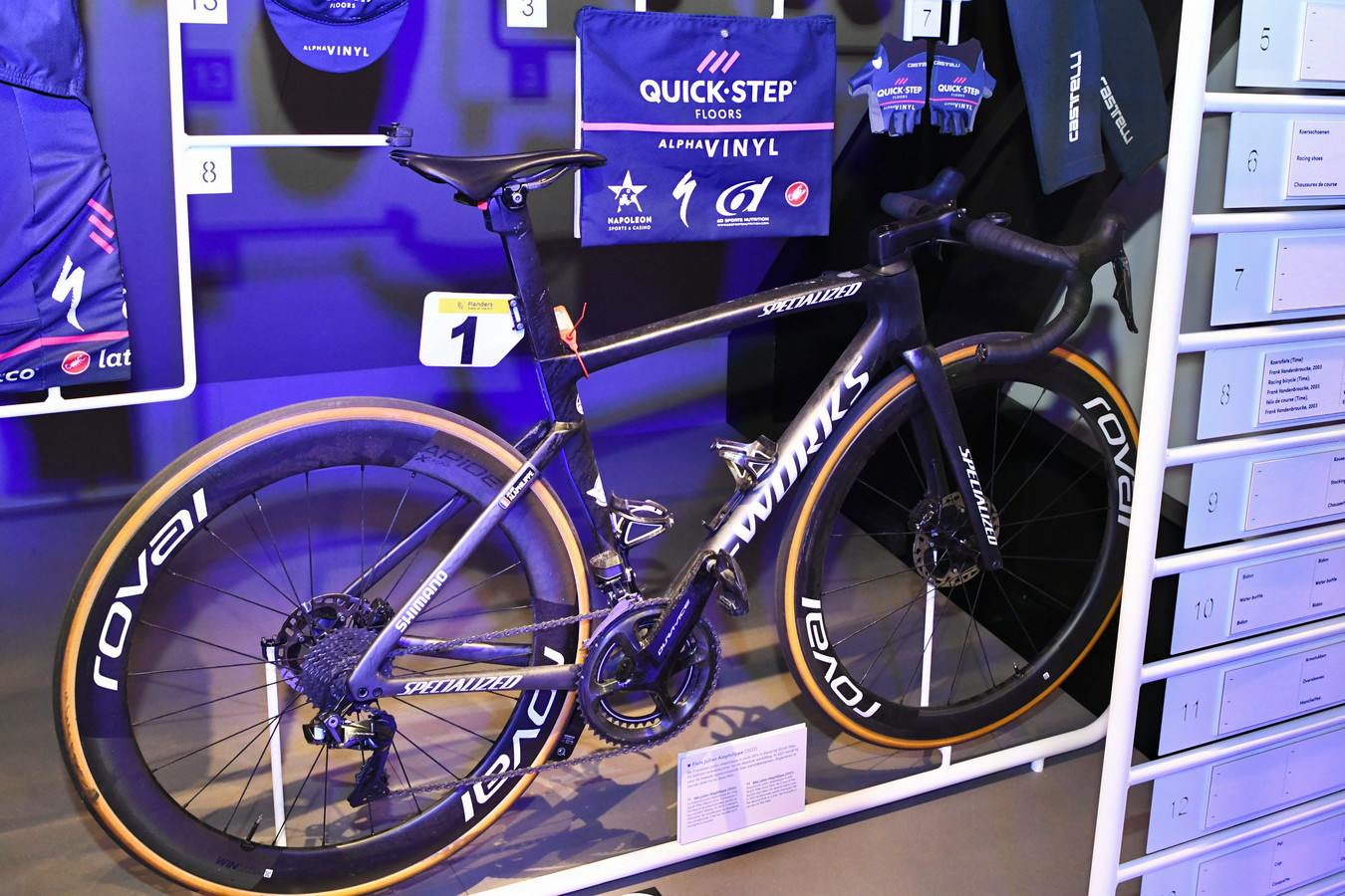 KOERS. belicht 20 jaar wielerploeg Quick-Step in 20 etappes: “Na de ...