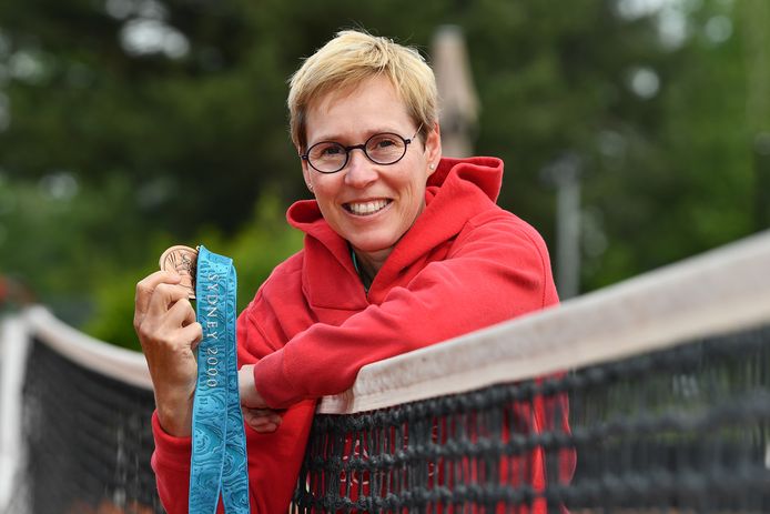 Els Callens (50) veroverde op de Olympische Spelen van Sydney in 2000 ...