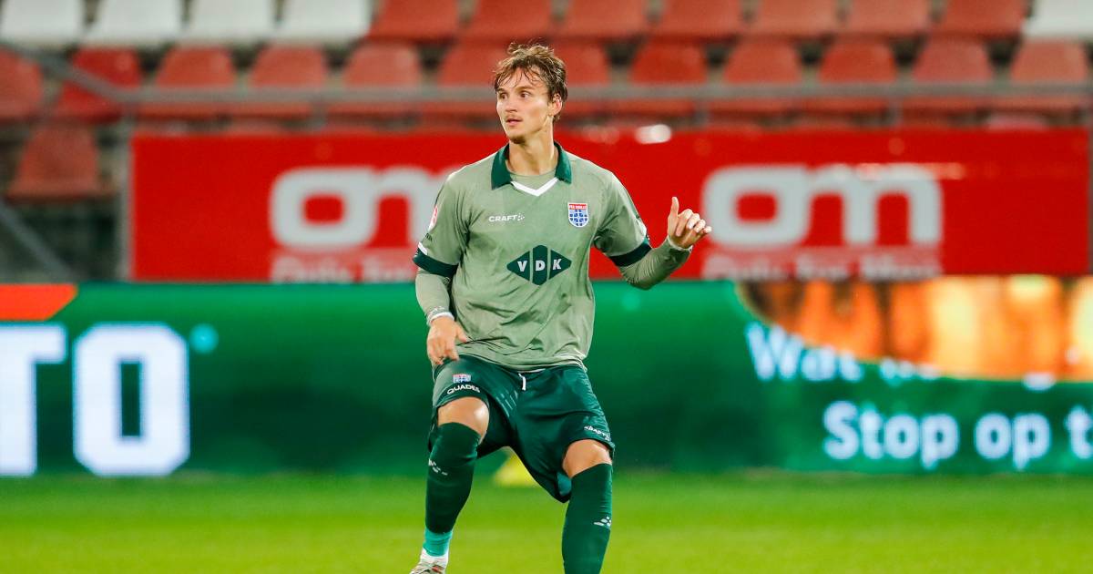 Rav van den Berg is bij PEC Zwolle druk met twee elftallen: ‘Als we ...