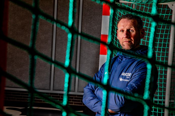 Trainer Harry Rutgers van vv Dieren is al na vier duels klaar met ...