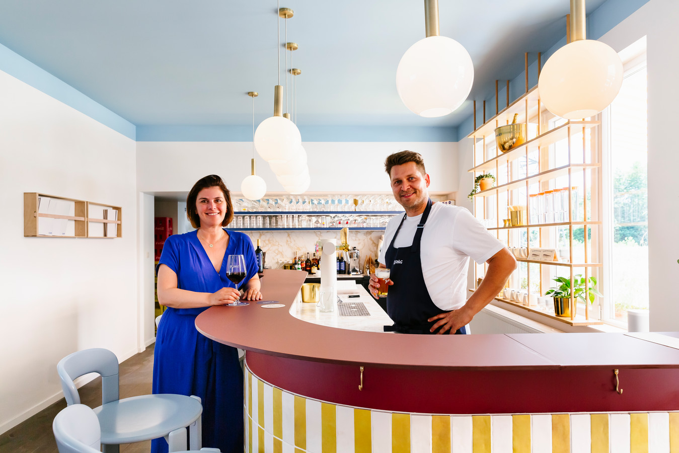 NET OPEN. Toon (39) brengt met ‘Plong’ de Brusselse vibe naar Aalst ...