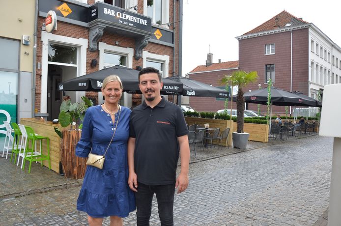 NET OPEN. Mustafa (35) opent derde zaak in Lokerse Stationswijk: “Bar ...