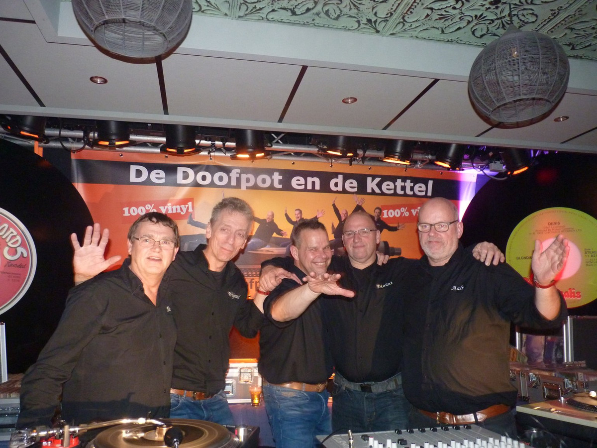 Nostalgie snuiven in jaren 80-sfeer bij Doofpot-Kettel: uren dansen en ...