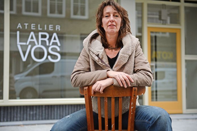 Beeldend kunstenaar Lara Vos uit Hengelo verhuist naar nieuw woon ...