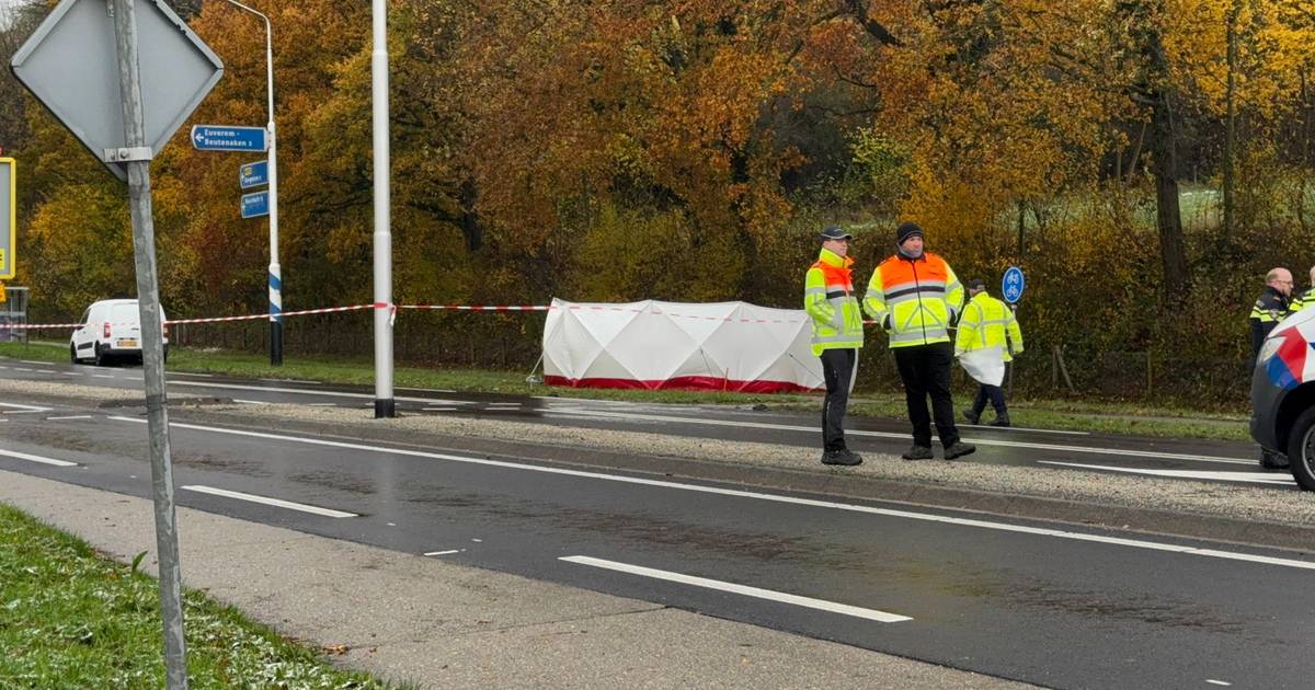 Voetganger overleden na aanrijding met auto op N278 bij Gulpen | 112 nieuws Gulpen-Wittem | AD.nl