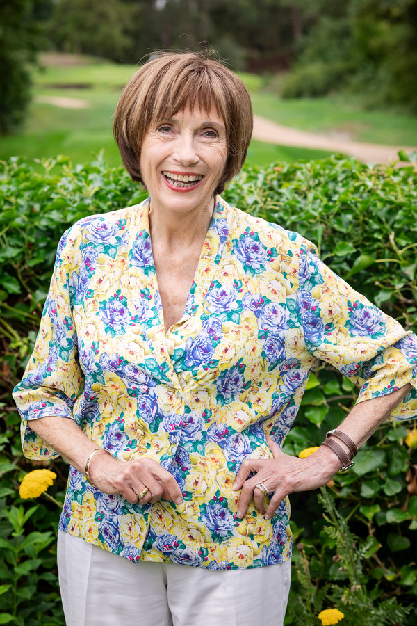 Onze journaliste keert terug naar Mimi Smith: “Ik ben al die boekskes ...