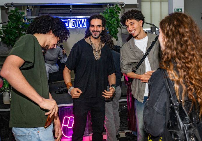 Adil El Arbi helpt jongeren filmdroom waar te maken: “Negen maanden ...