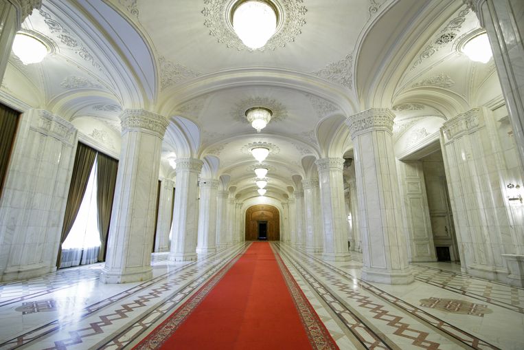 Het ego van dictator Ceausescu heeft zijn sporen achtergelaten in ...