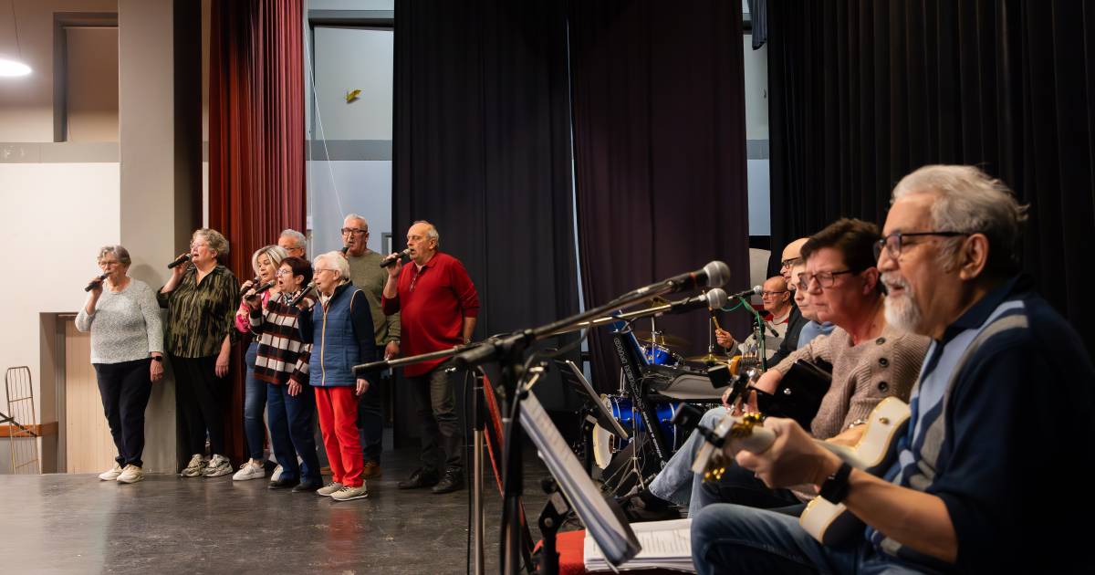 Bonte Avond Club uit Sluiskil pakt al 73 jaar uit met muziek, zang en ...