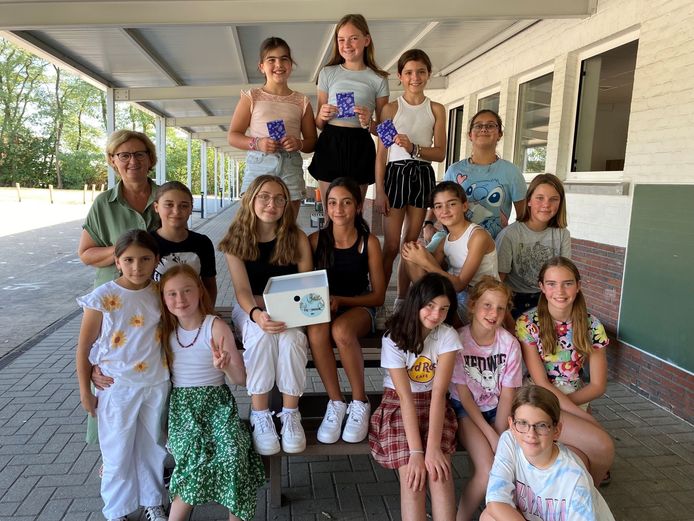 Nu ook gratis menstruatieproducten te vinden in Genkse lagere scholen ...