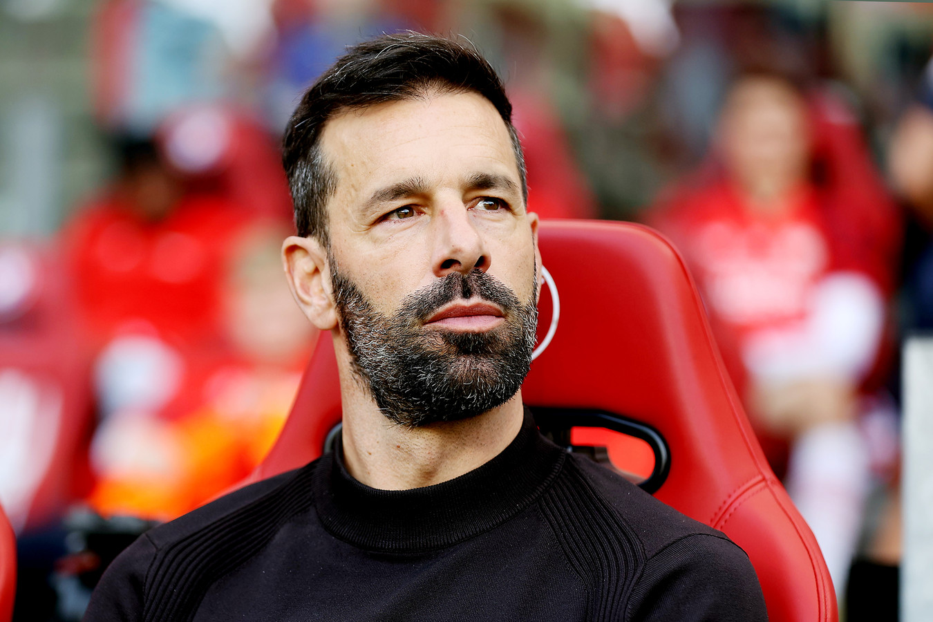 Ruud van Nistelrooij wil in het bekertoernooi winnen, maar ook eenheid ... Ruud van Nistelrooij wil in het bekertoernooi winnen, maar ook eenheid ...
