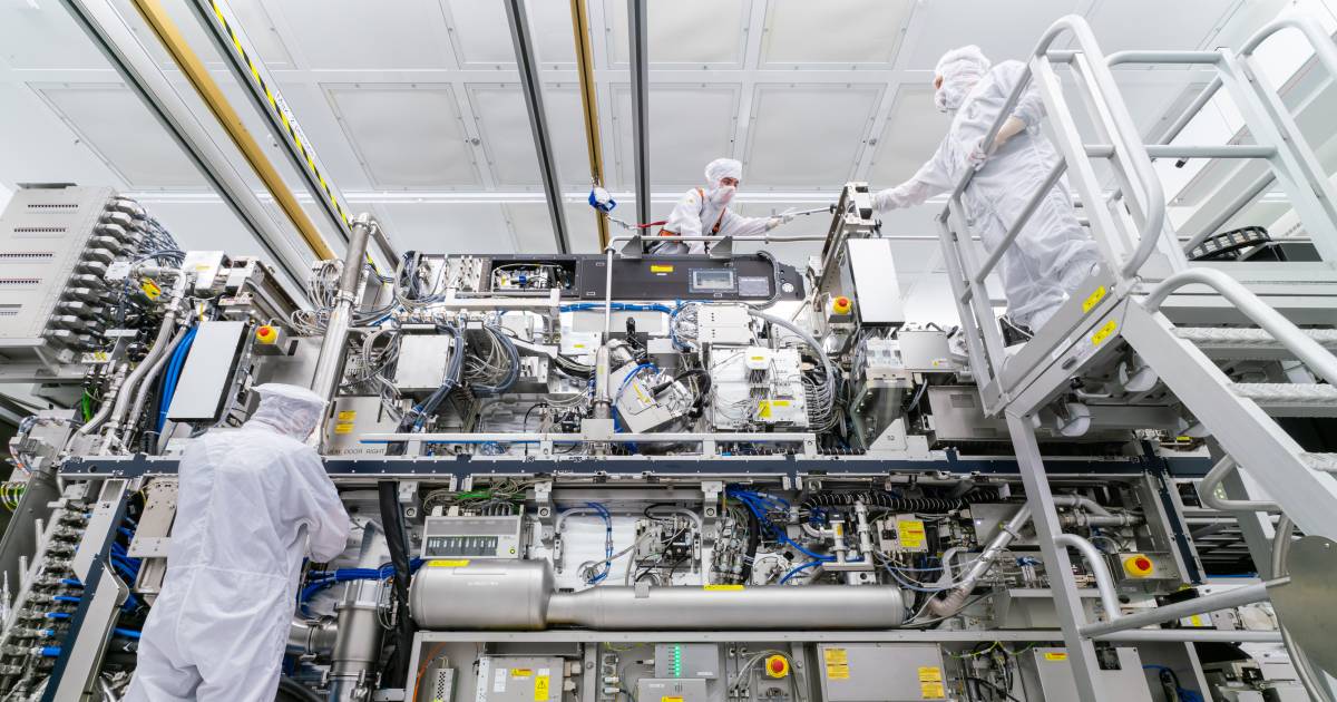 Nieuwe cao grootmetaal: 9 procent salaris erbij voor personeel van ASML ...