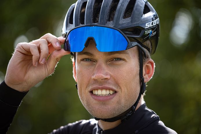 Wielrennen is meer dan winnen voor Tim Naberman uit Genemuiden: ‘Keeper scout je ook niet op ...