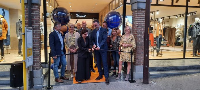 NET OPEN. Eerste Dansaert Men herenboetiek opent deuren in Lennik: “We ...