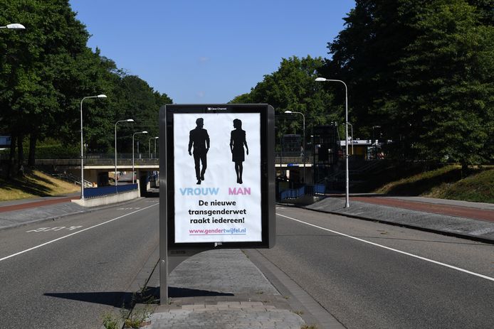Transgender-posters weer weg: ‘In Tilburg mag je zijn wie je bent, dat ...