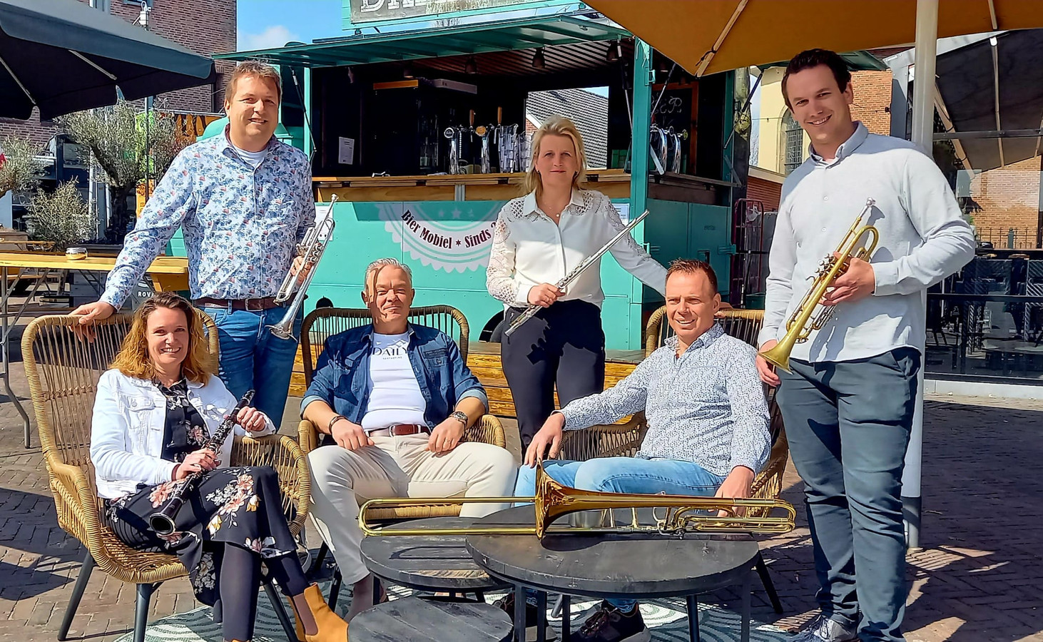 12,5 uur lang muziek op Nicolaasplein in Denekamp: ‘Alles om er een ...